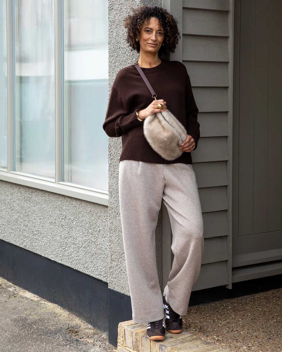 CHALK | DEVON JUMPER | CHOCOLATE – The Salcombe Trading Company